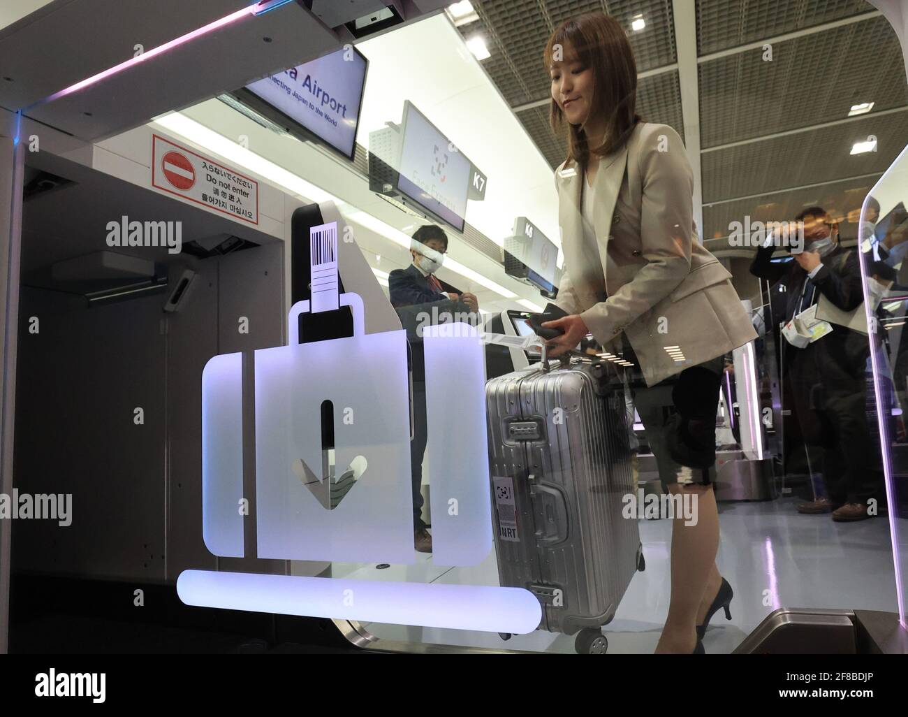 Drop passports hi-res stock photography and images - Alamy