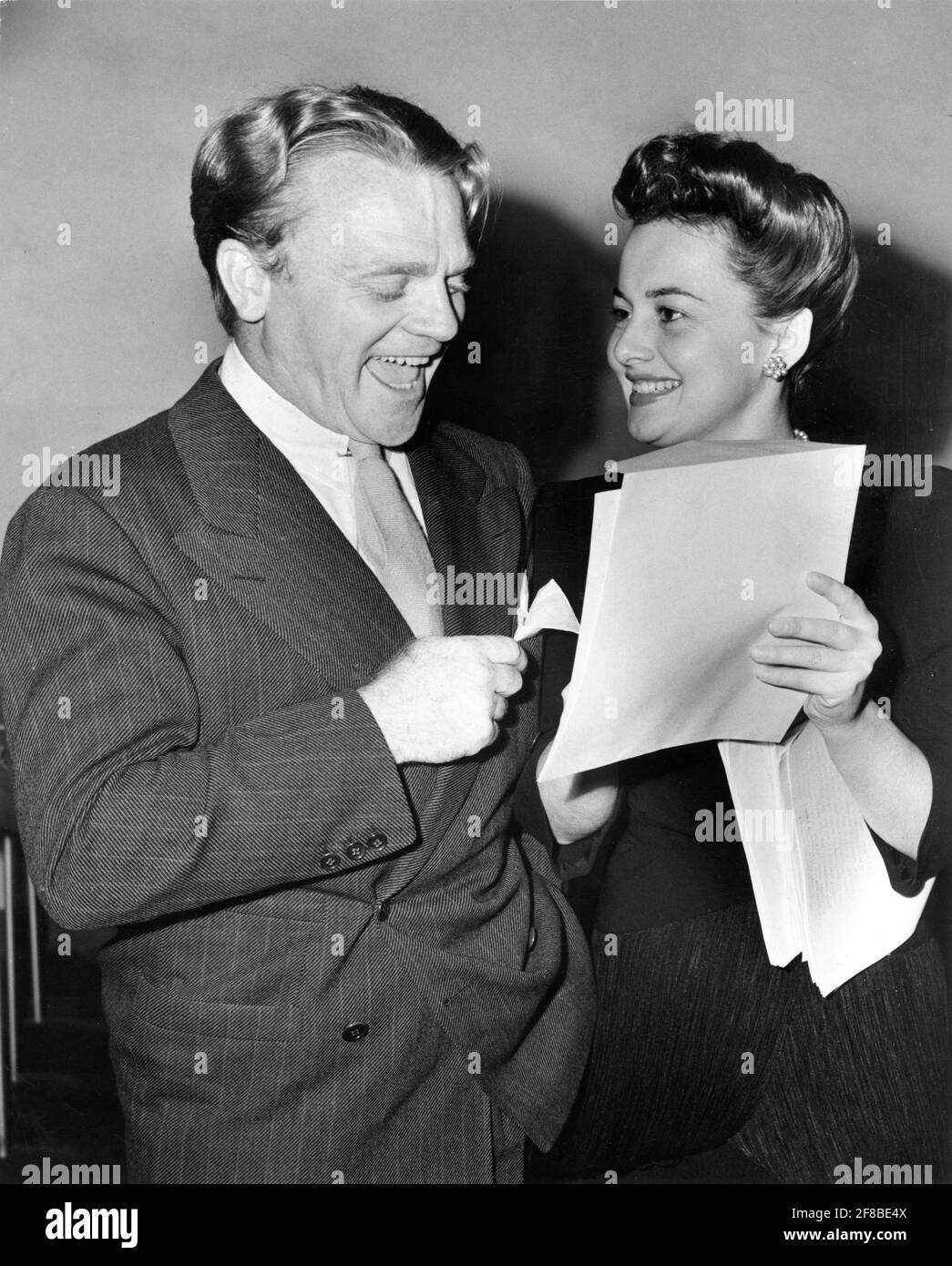 JAMES CAGNEY and OLIVIA de HAVILLAND candid on October 5th 1941 during ...