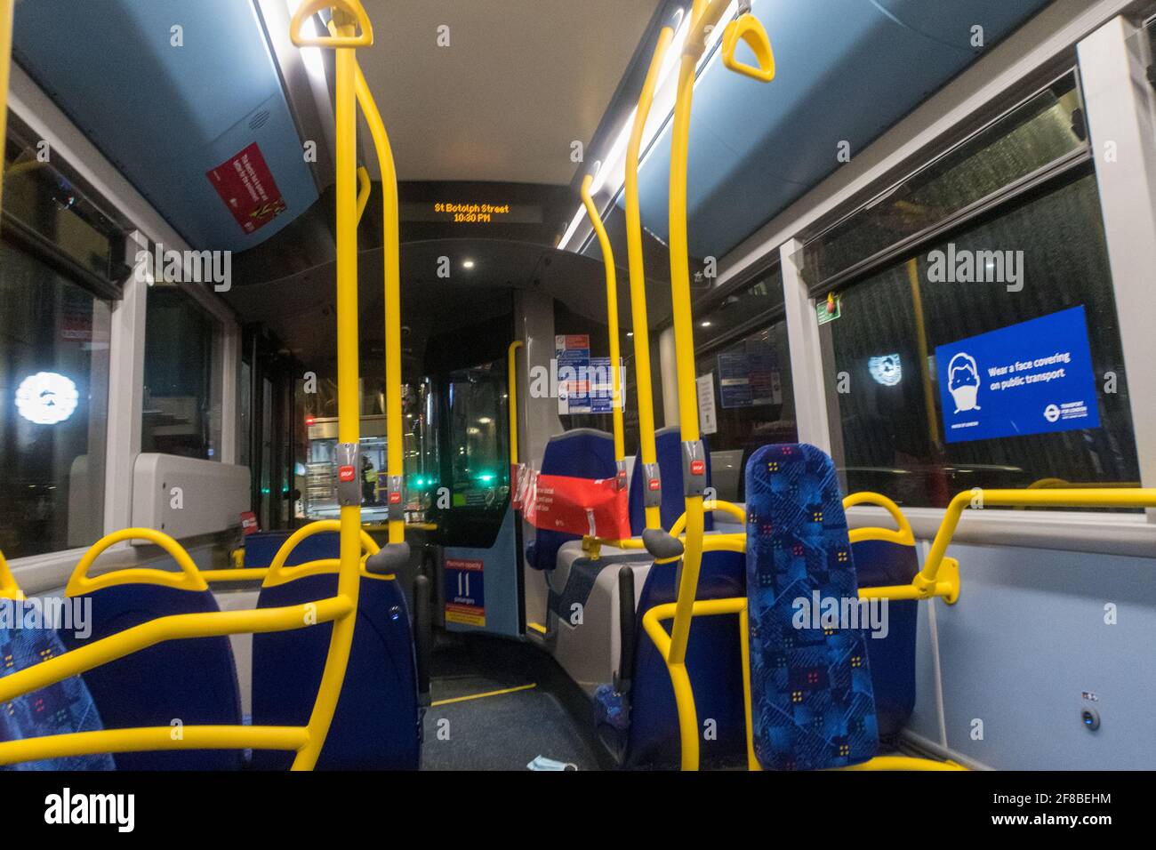 No 100 TFL bus Stock Photo - Alamy