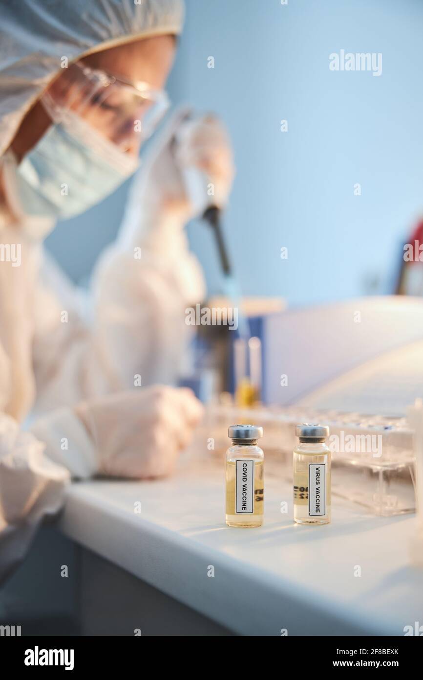 Female virologist hi-res stock photography and images - Alamy