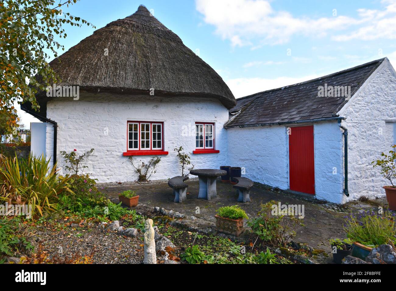 Gothic Cottage Windows High Resolution Stock Photography and Images - Alamy