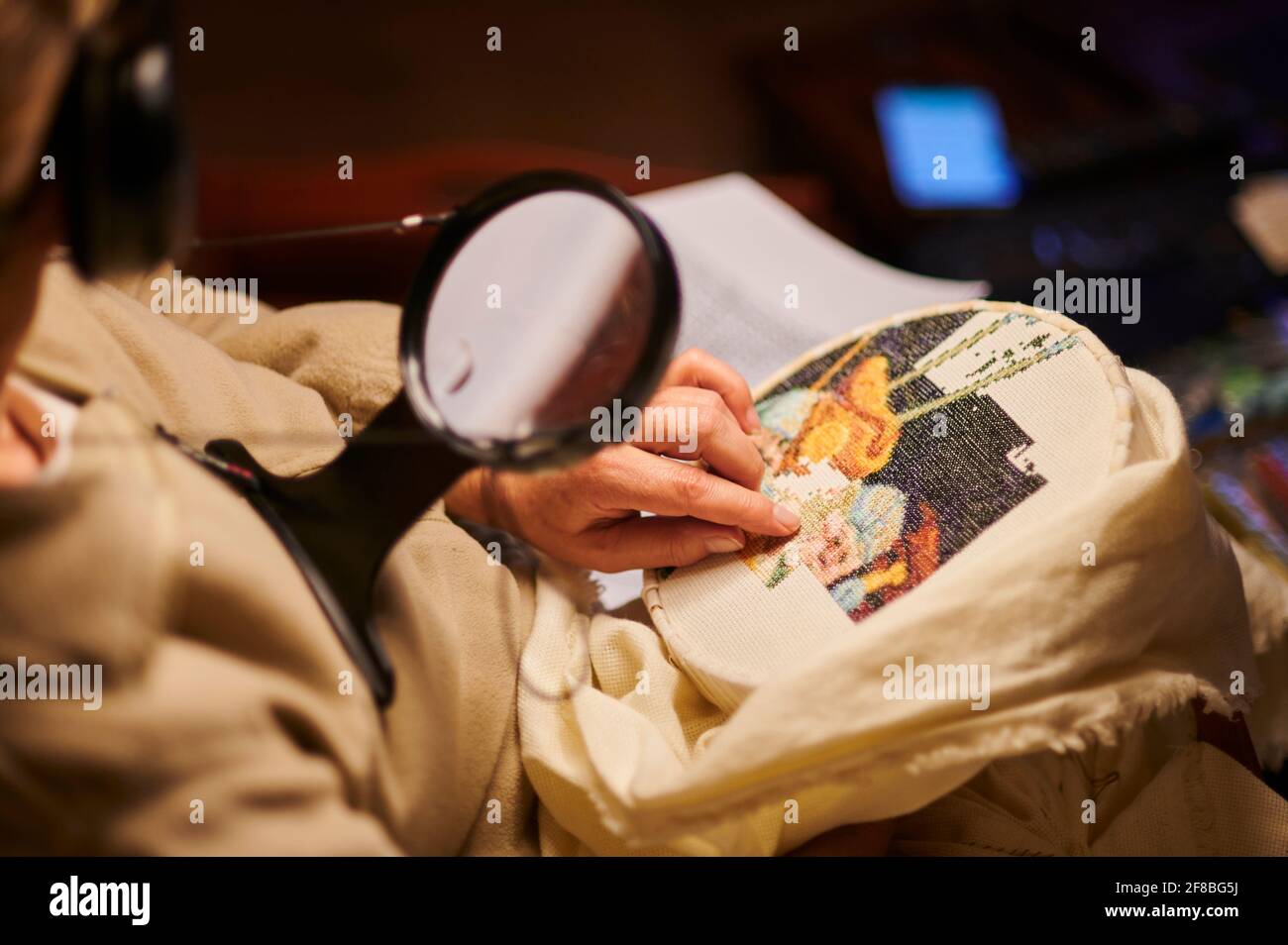 Cross stitch needle hi-res stock photography and images - Alamy