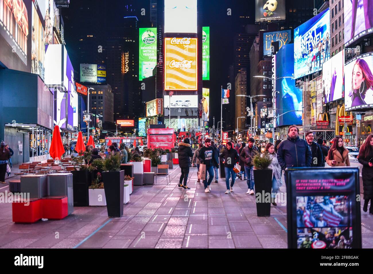 Times square night crowd people hi-res stock photography and images - Alamy