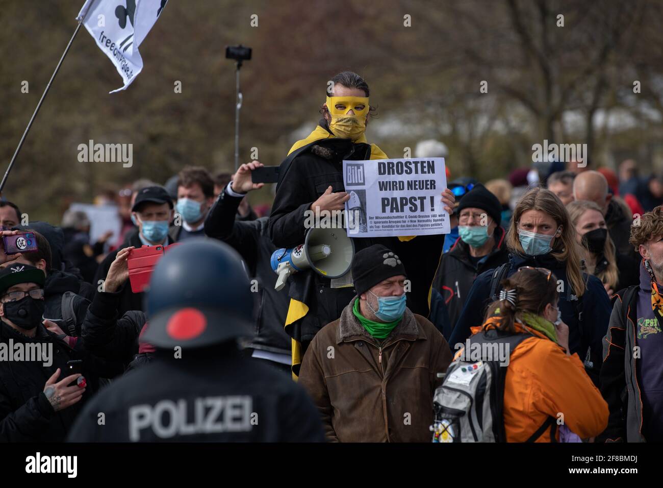 Federal law officer hi-res stock photography and images - Alamy