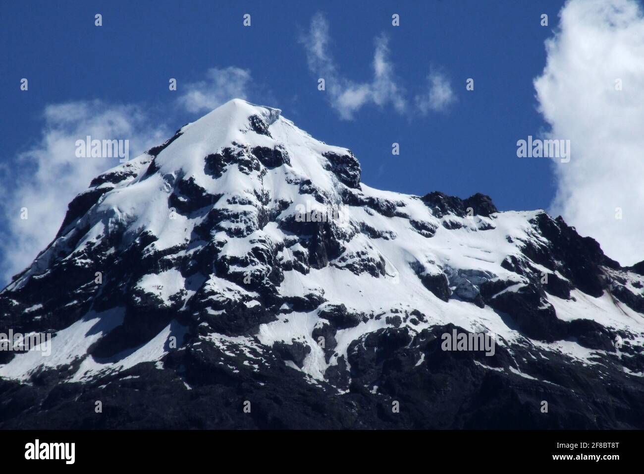Illiniza hi-res stock photography and images - Alamy