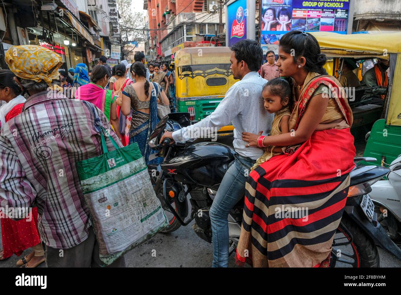 Sarafa bazaar indore hi-res stock photography and images - Alamy