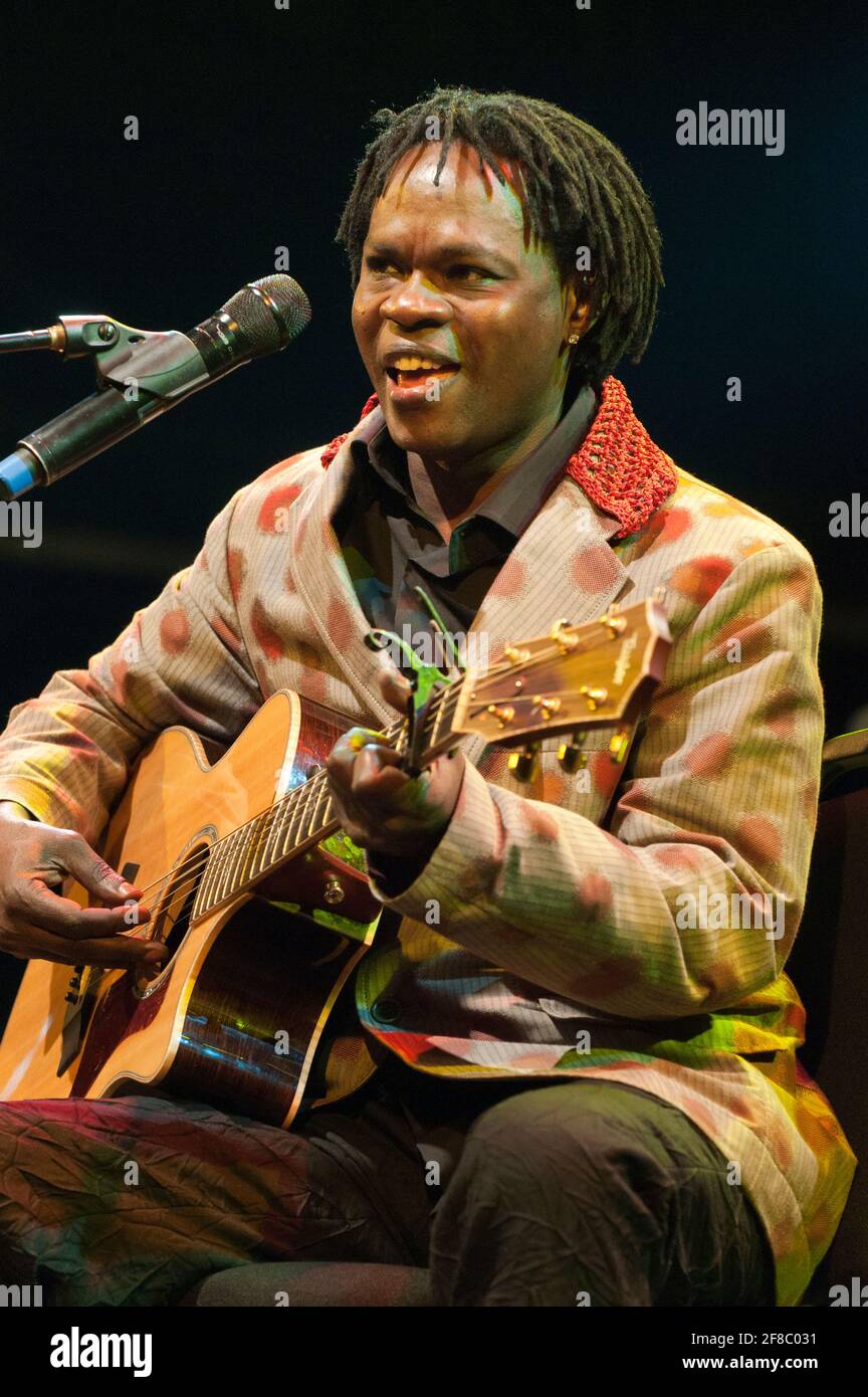 Baaba maal musician hi-res stock photography and images - Alamy