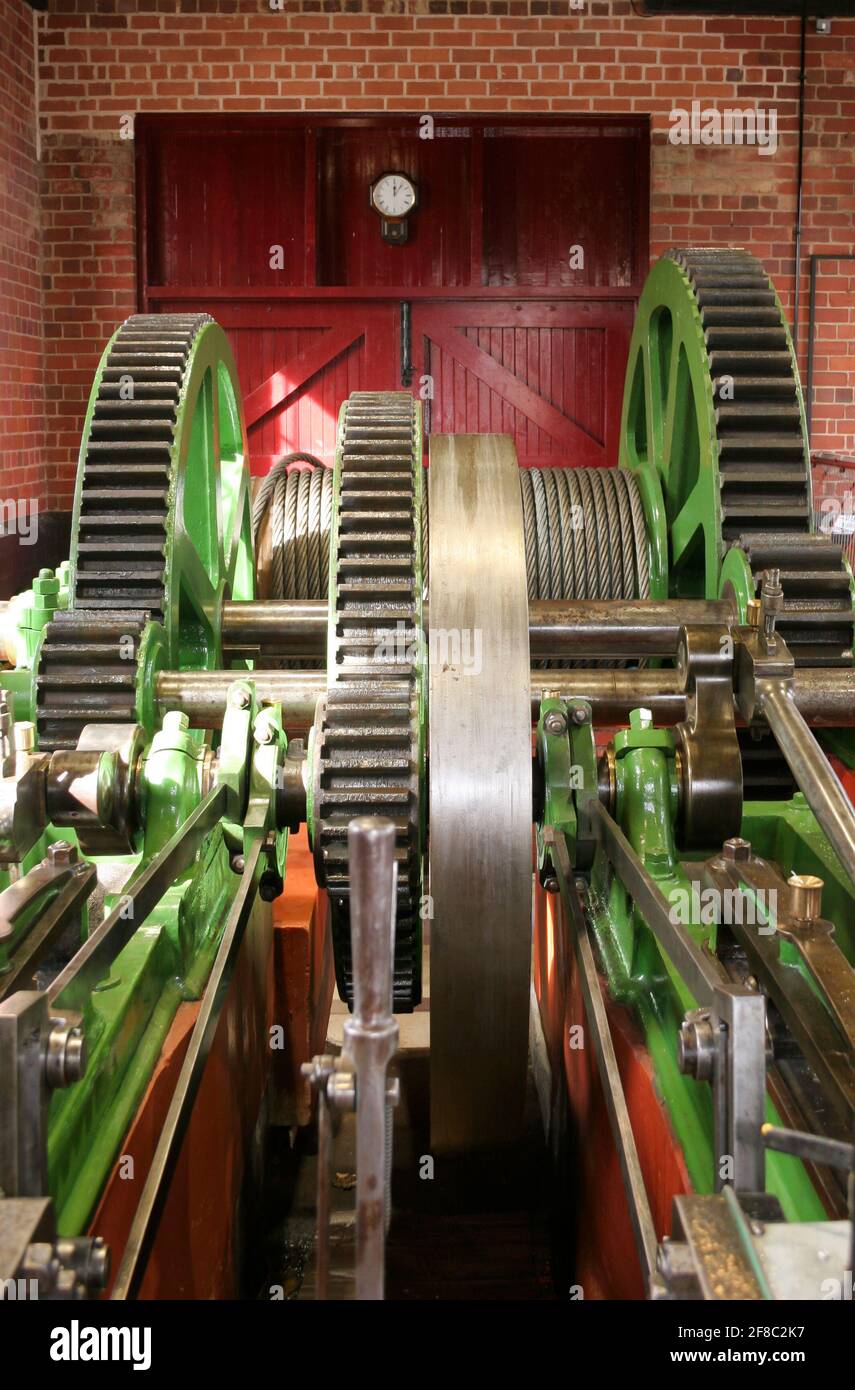 Steam winch hi-res stock photography and images - Alamy