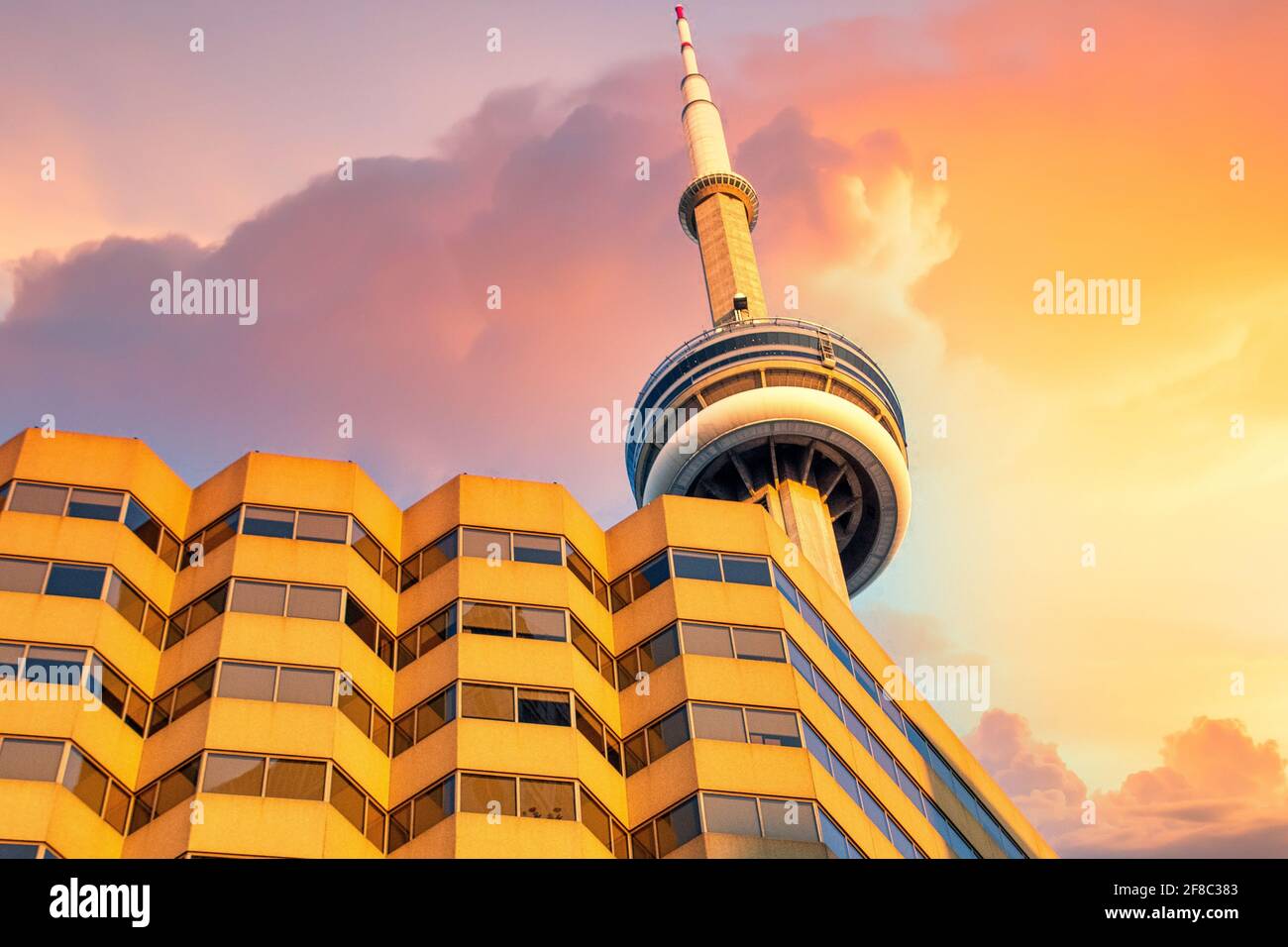 Cn tower in toronto hi-res stock photography and images - Alamy