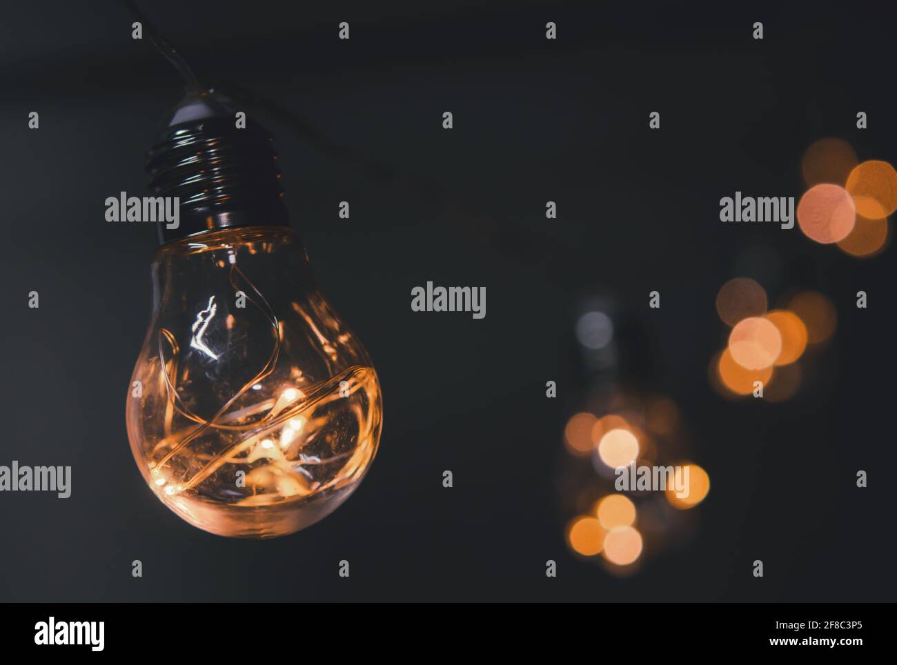 Lots of light bulbs hi-res stock photography and images - Alamy