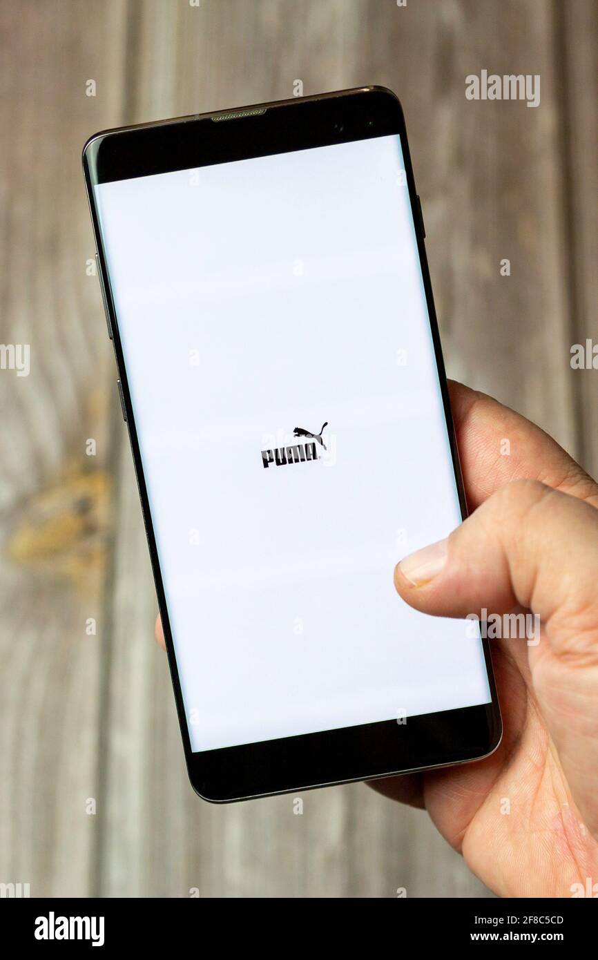 Puma mobile app hi-res stock photography and images - Alamy