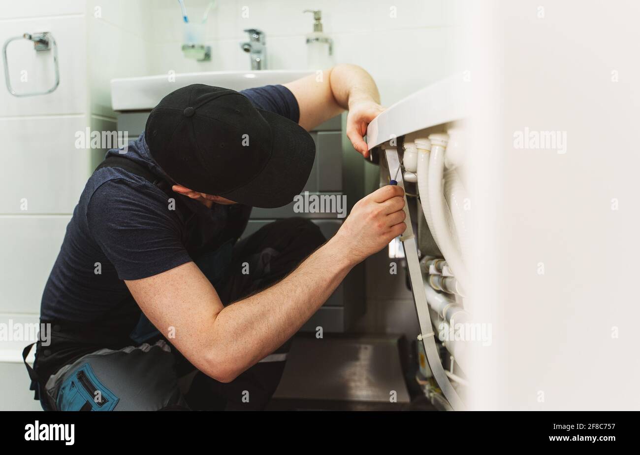 Installing home pipe hi-res stock photography and images - Alamy