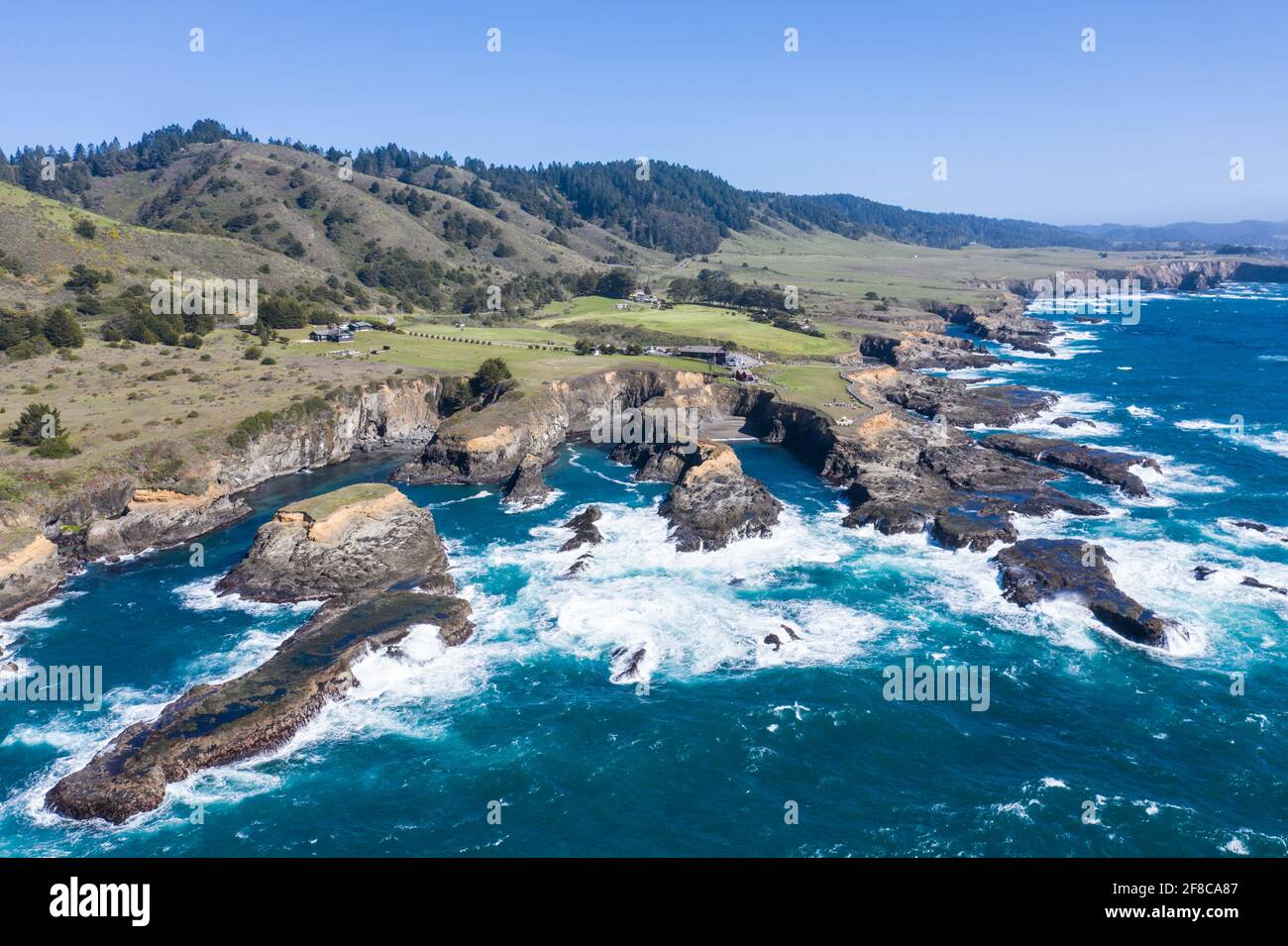 The Pacific Ocean meets the rocky shore of Northern California in ...
