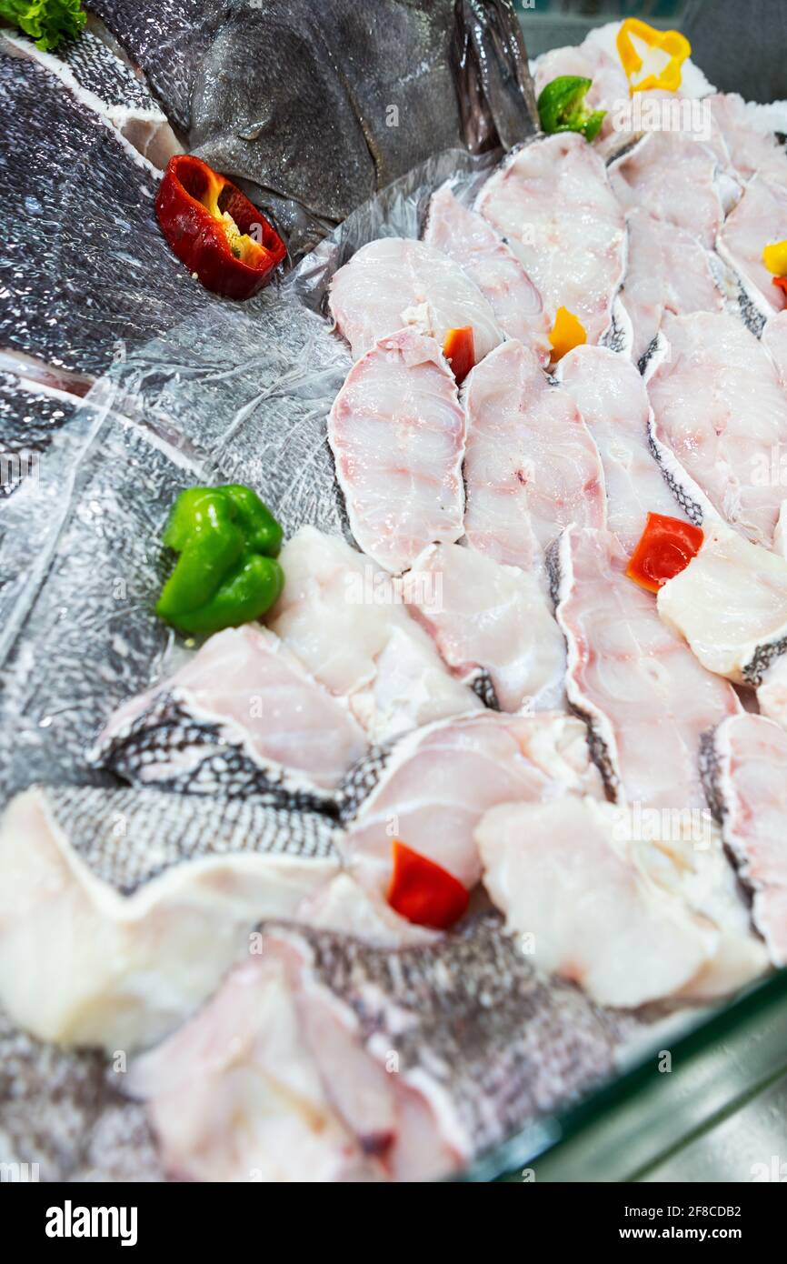 Fishmonger shelf in supermarket with fresh fish Stock Photo - Alamy