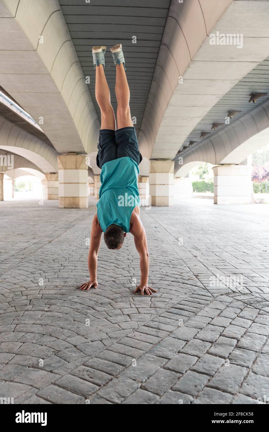 Bad form handstand hi-res stock photography and images - Alamy