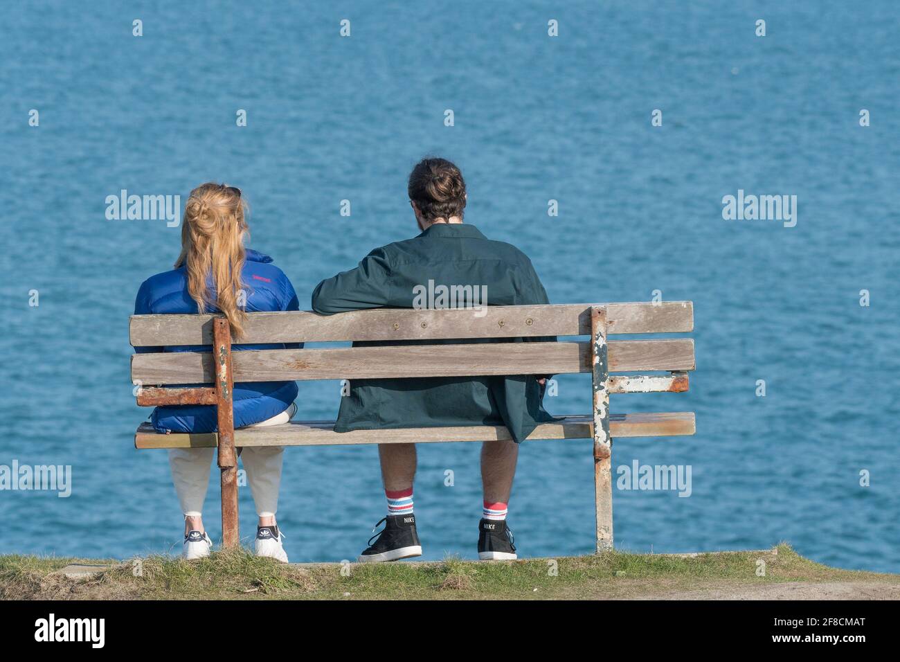Couple sitting viewpoint hi-res stock photography and images - Alamy