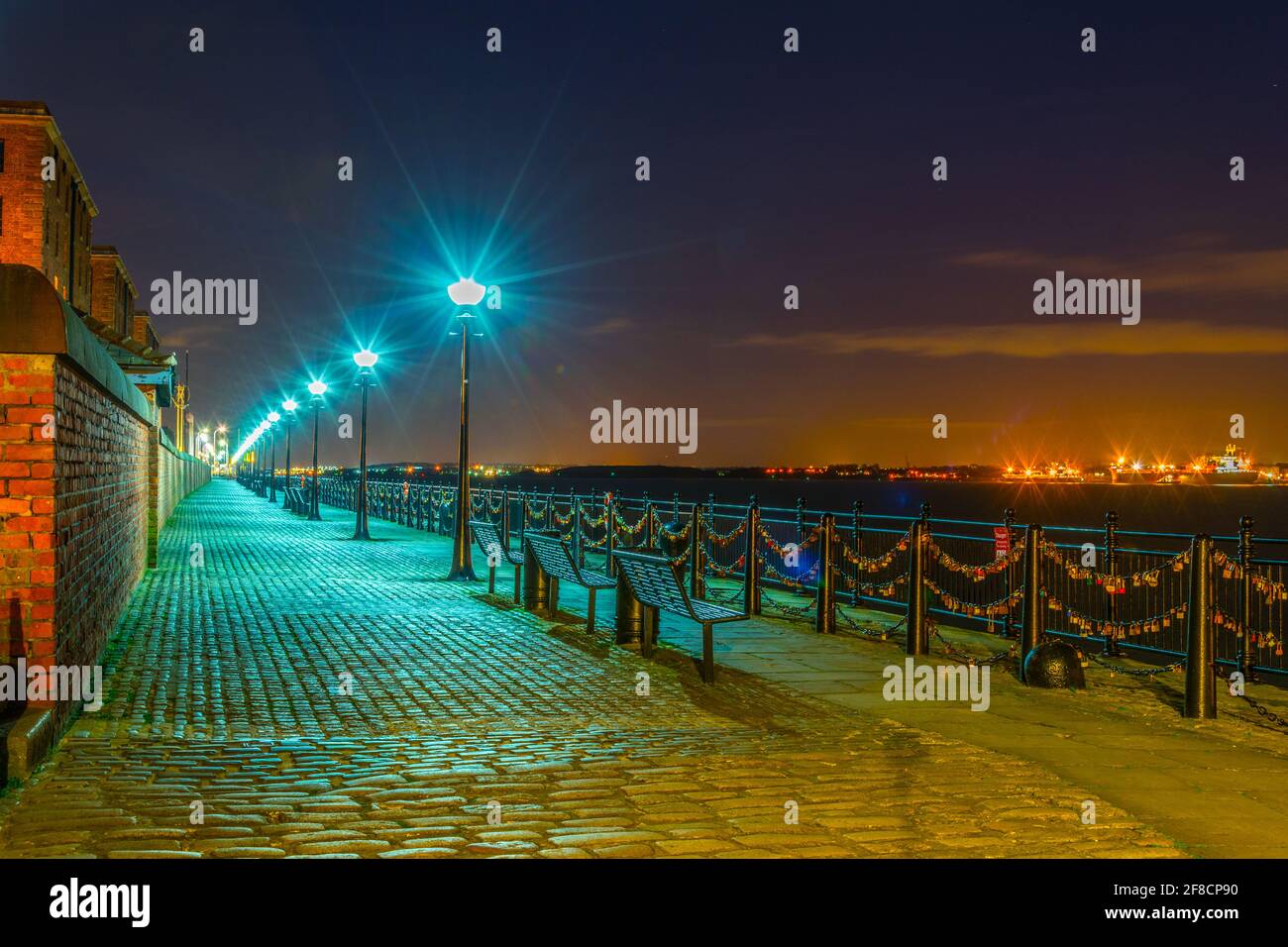 Kings dock street liverpool hi-res stock photography and images - Alamy