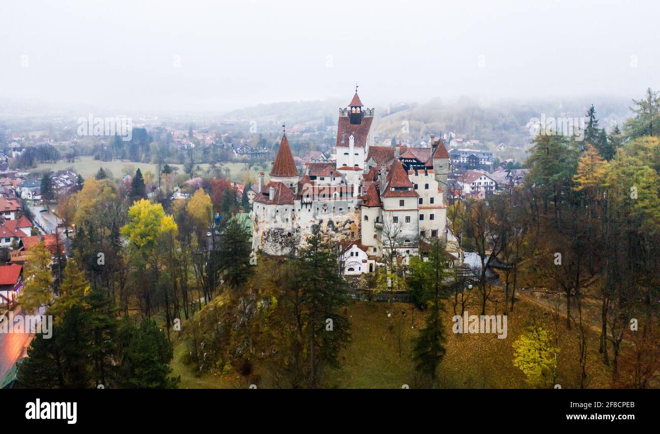 Top view of medieval Castelul Bran Stock Photo - Alamy