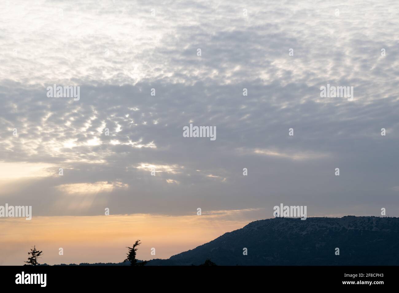 Sunbeam sun late afternoon hi-res stock photography and images - Alamy