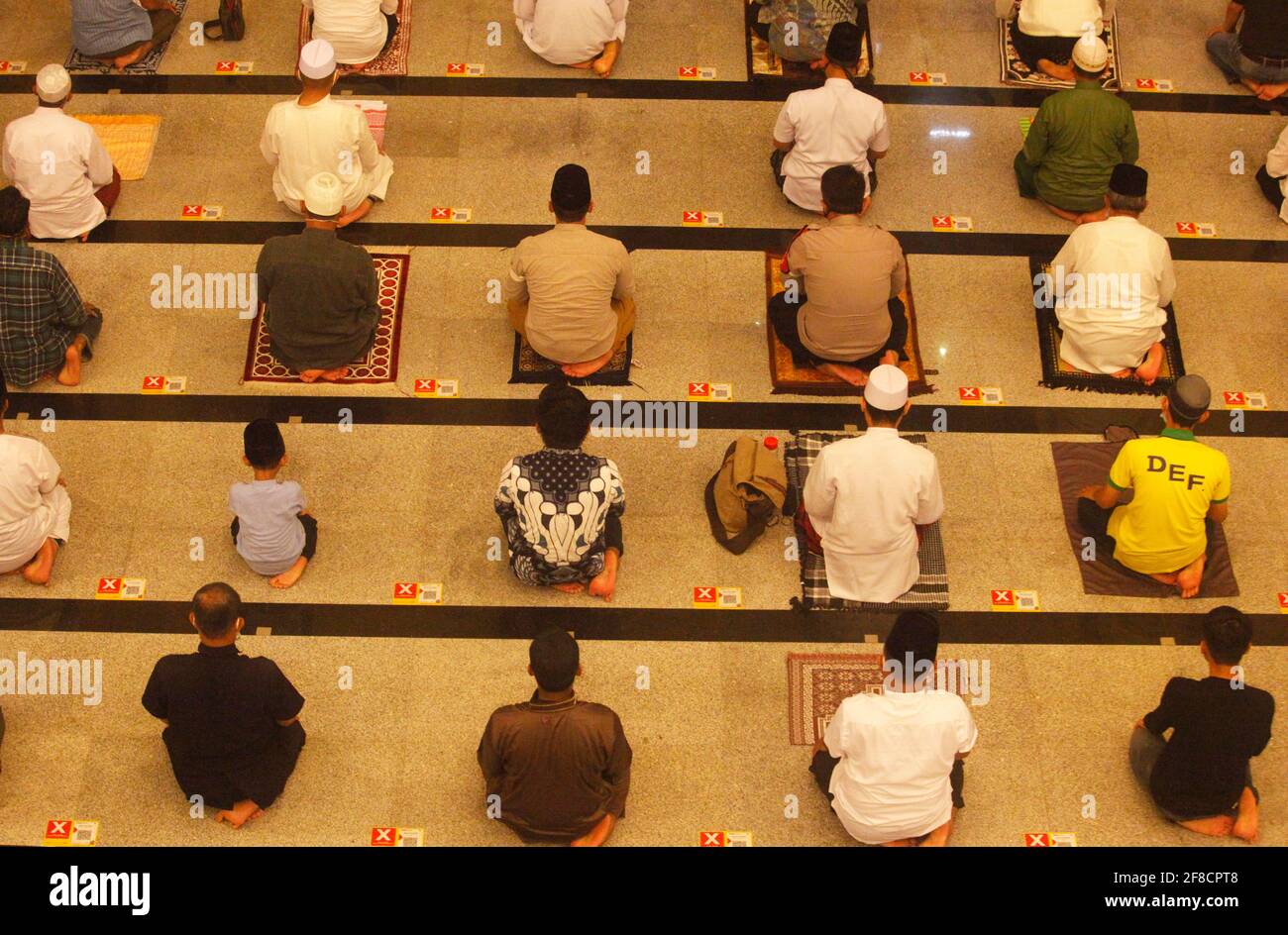 Tarawih prayer hi-res stock photography and images - Alamy