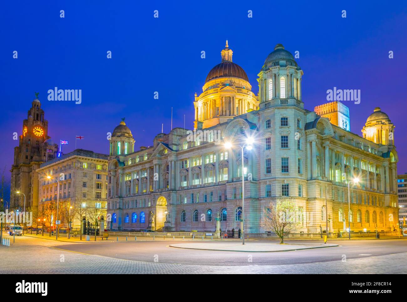 Night view of the Three Graces buildings in Liverpool, England Stock ...
