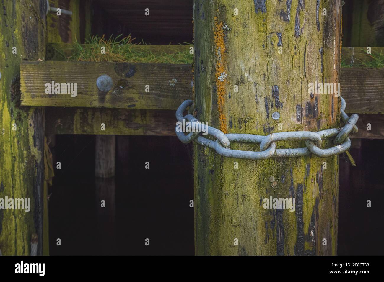 Piling with rope hi-res stock photography and images - Alamy