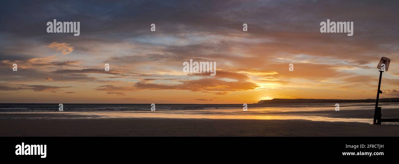 October Sunrise Redcar Beach, Redcar, Cleveland, North Yorkshire Stock ...