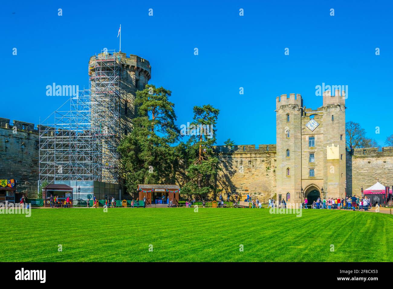 Courtyard of the Warwick castle, England Stock Photo - Alamy