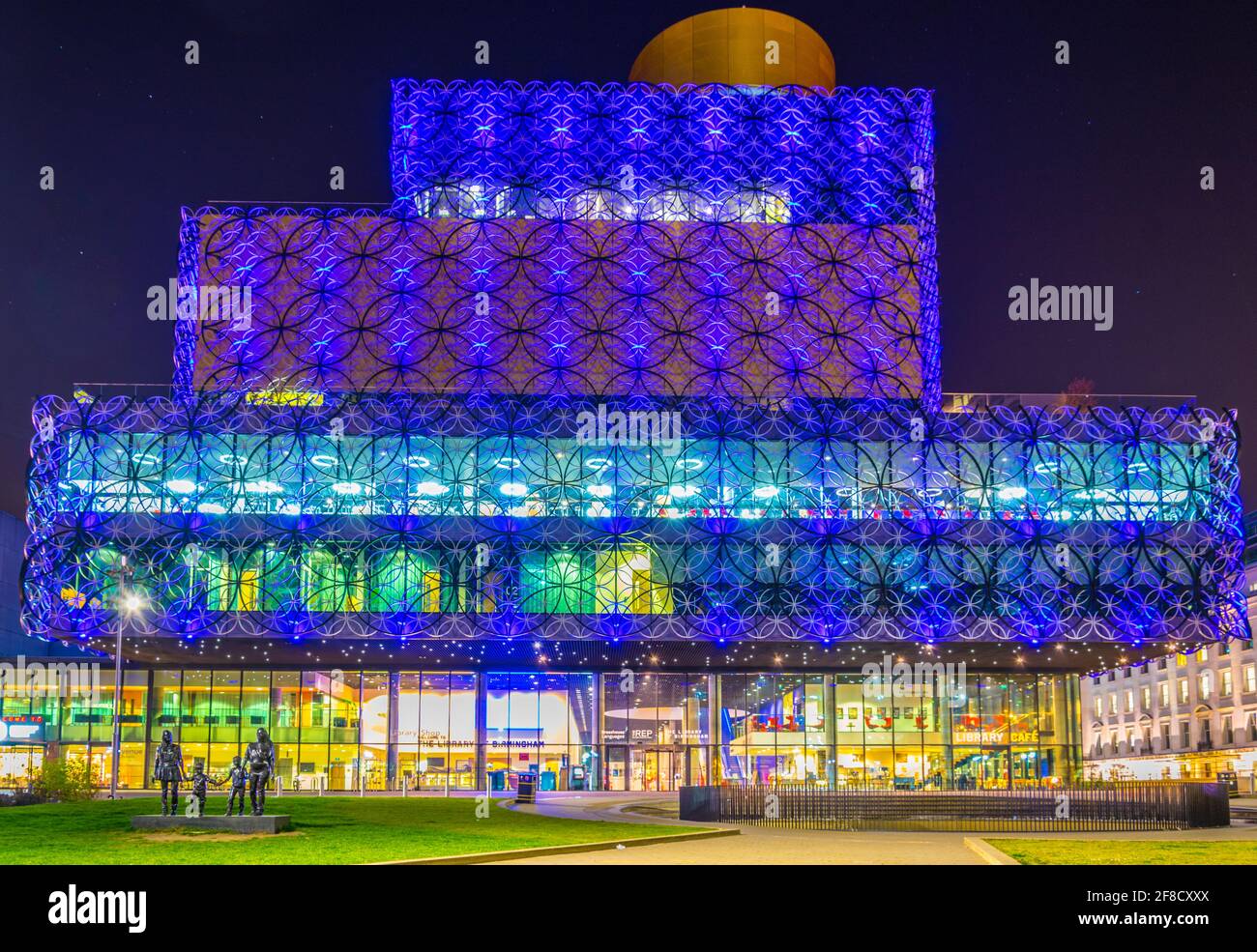 Birmingham library night hi-res stock photography and images - Alamy