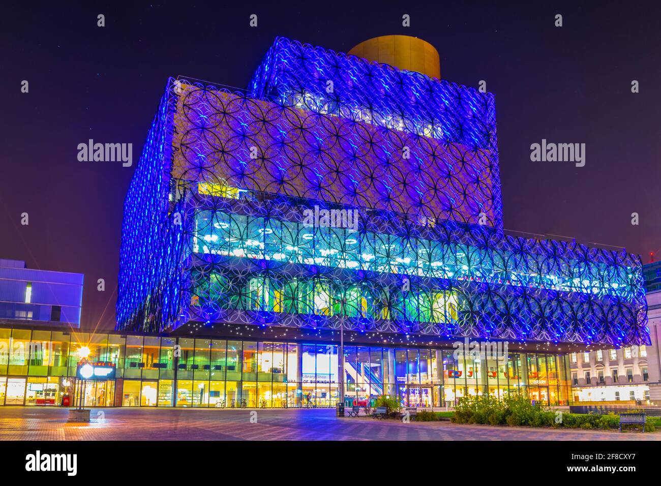 Night view of the Library of Birmingham, England Stock Photo - Alamy