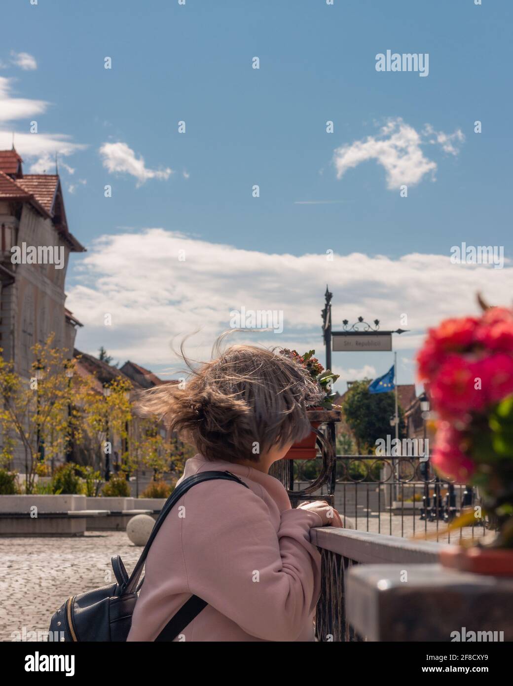 Girl looking into distance hi-res stock photography and images - Alamy