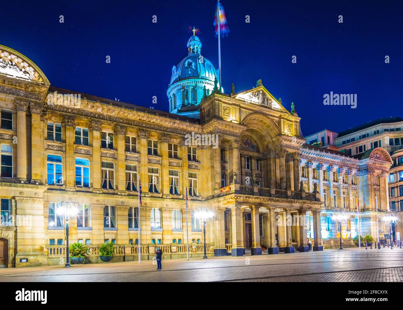 Night view of the Birmingham Museum & Art Gallery, England Stock Photo ...