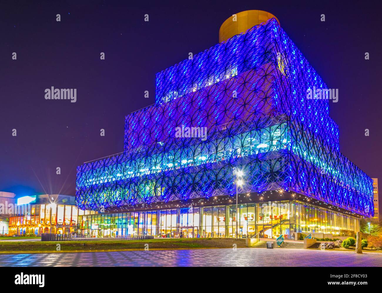 Birmingham library night hi-res stock photography and images - Alamy