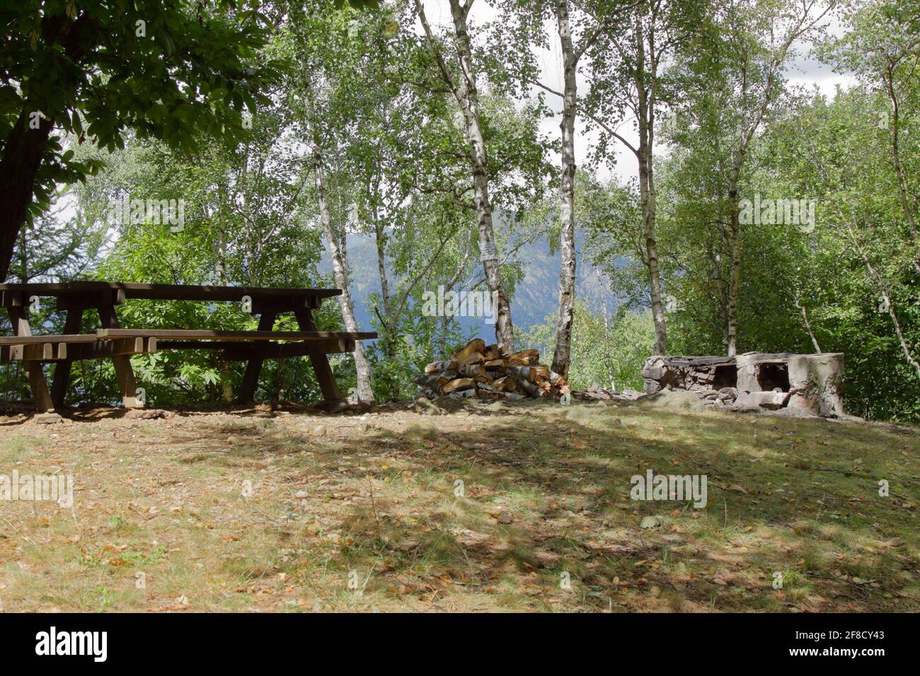 Italian garden bar and grill hi-res stock photography and images - Alamy