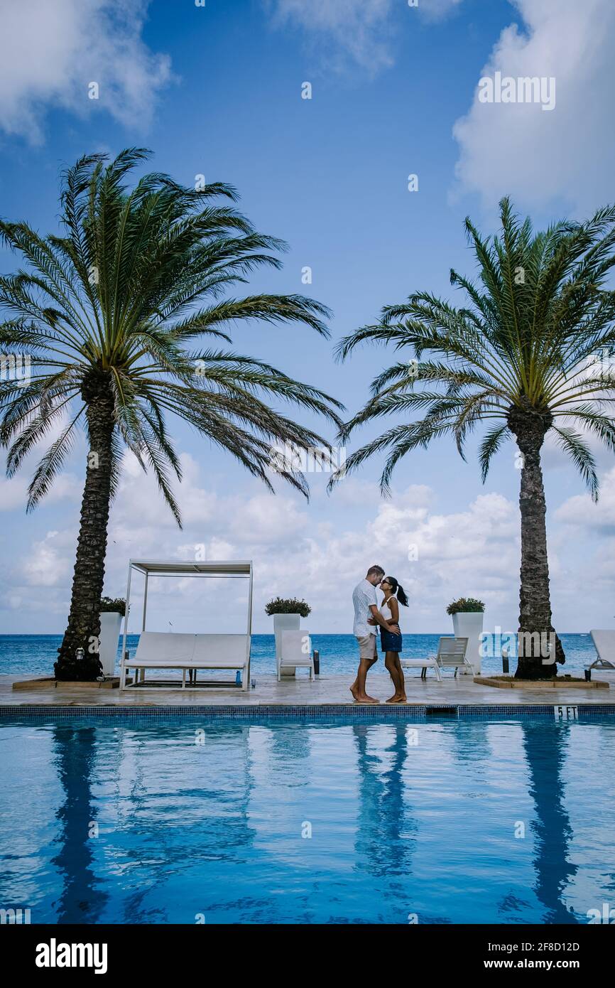 Sunset Aruba at Divi beach, colorful sunset at the beach in Aruba ...