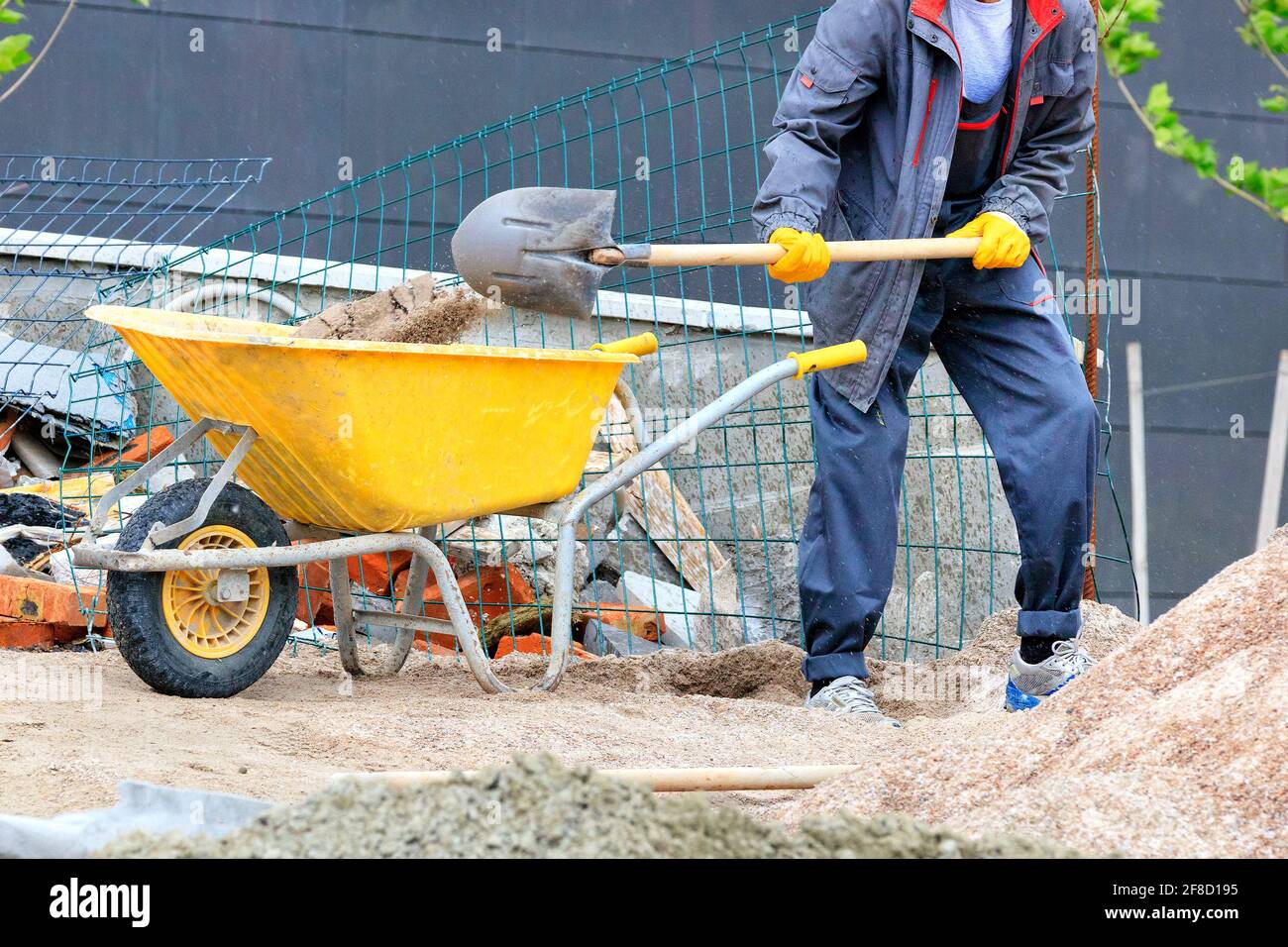 Mason wheelbarrow hi-res stock photography and images - Alamy