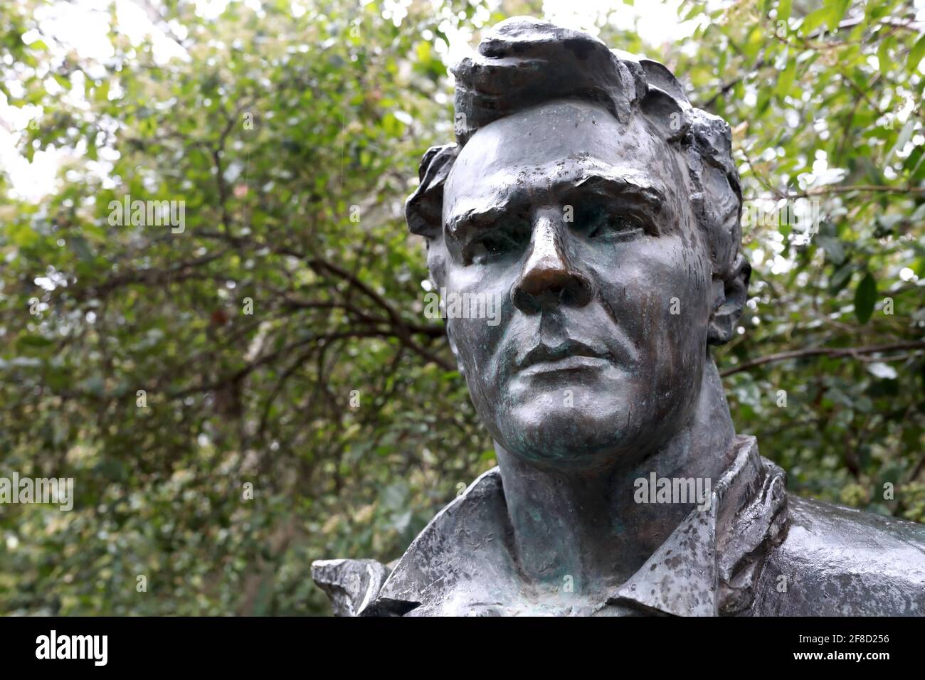 Monument to Fyodor Chaliapin in Gurzuf Park in spring Stock Photo - Alamy