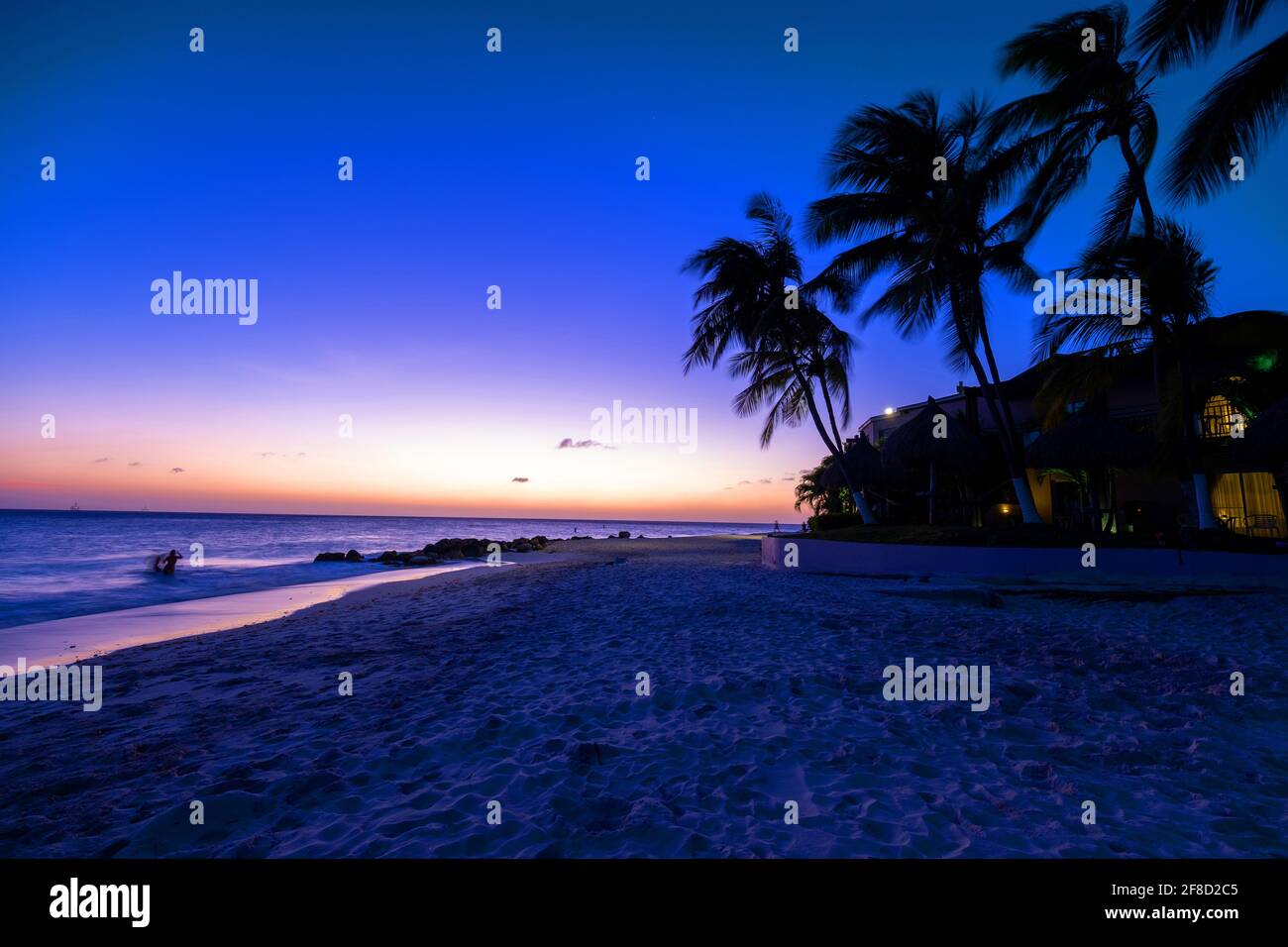 Sunset Aruba at Divi beach, colorful sunset at the beach in Aruba Stock ...
