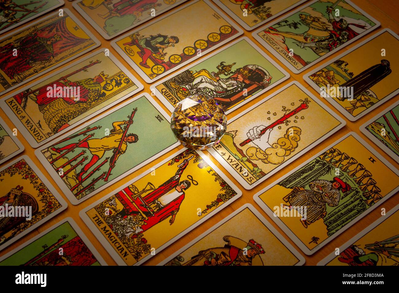 Fortune teller deck tarot hi-res stock photography and images - Alamy