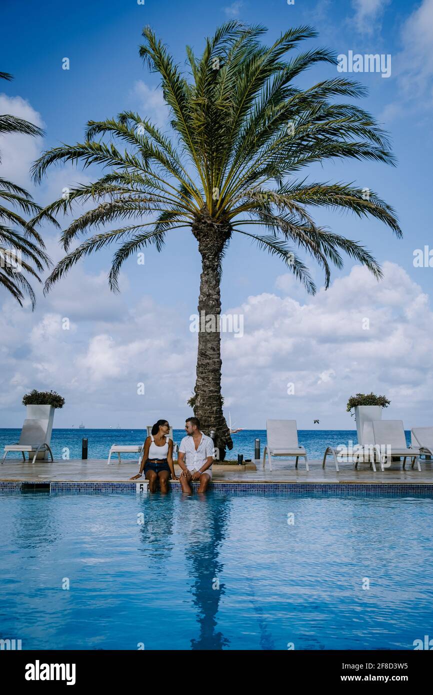 Sunset Aruba at Divi beach, colorful sunset at the beach in Aruba ...