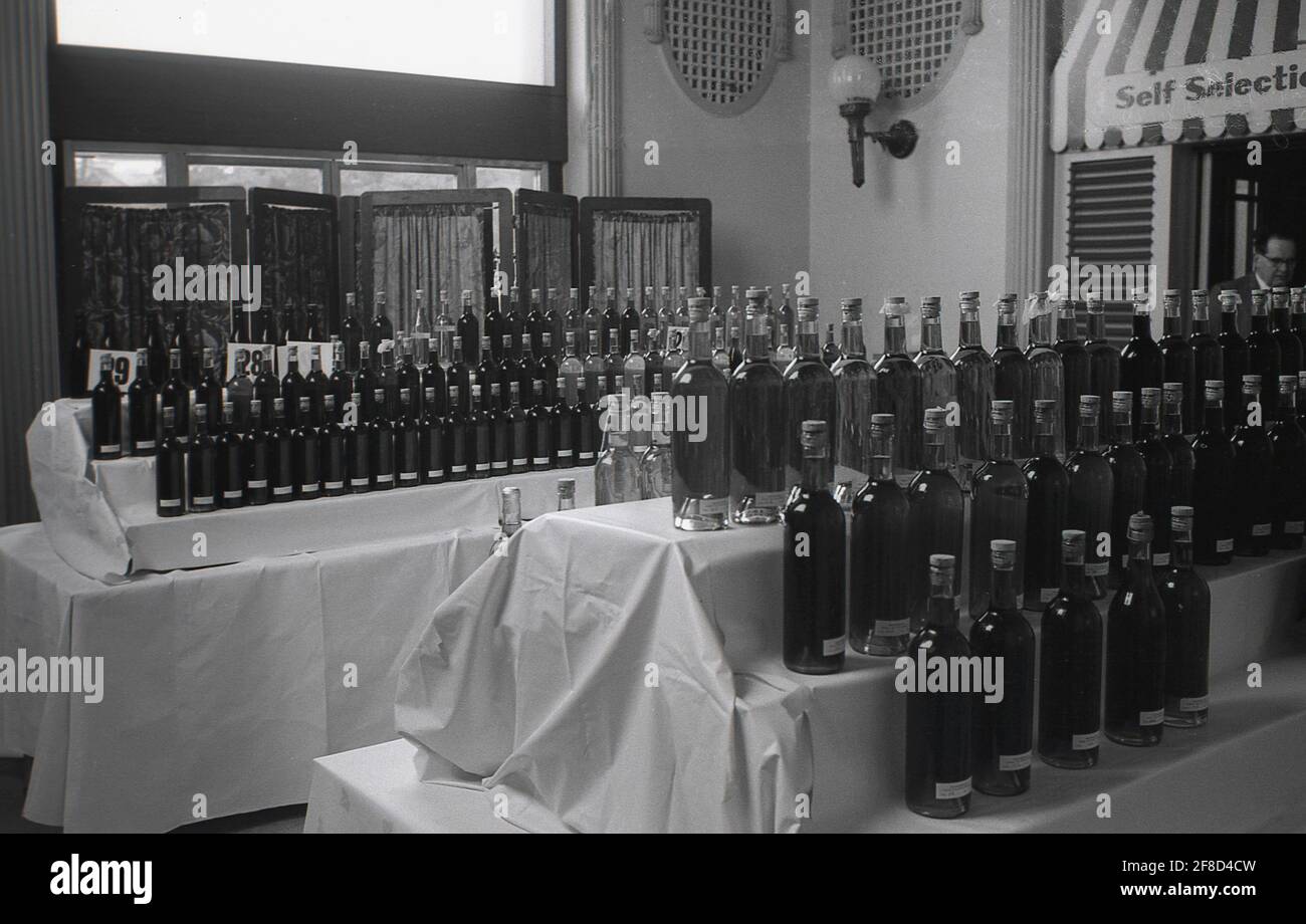 Elderflower wine making hi-res stock photography and images - Alamy