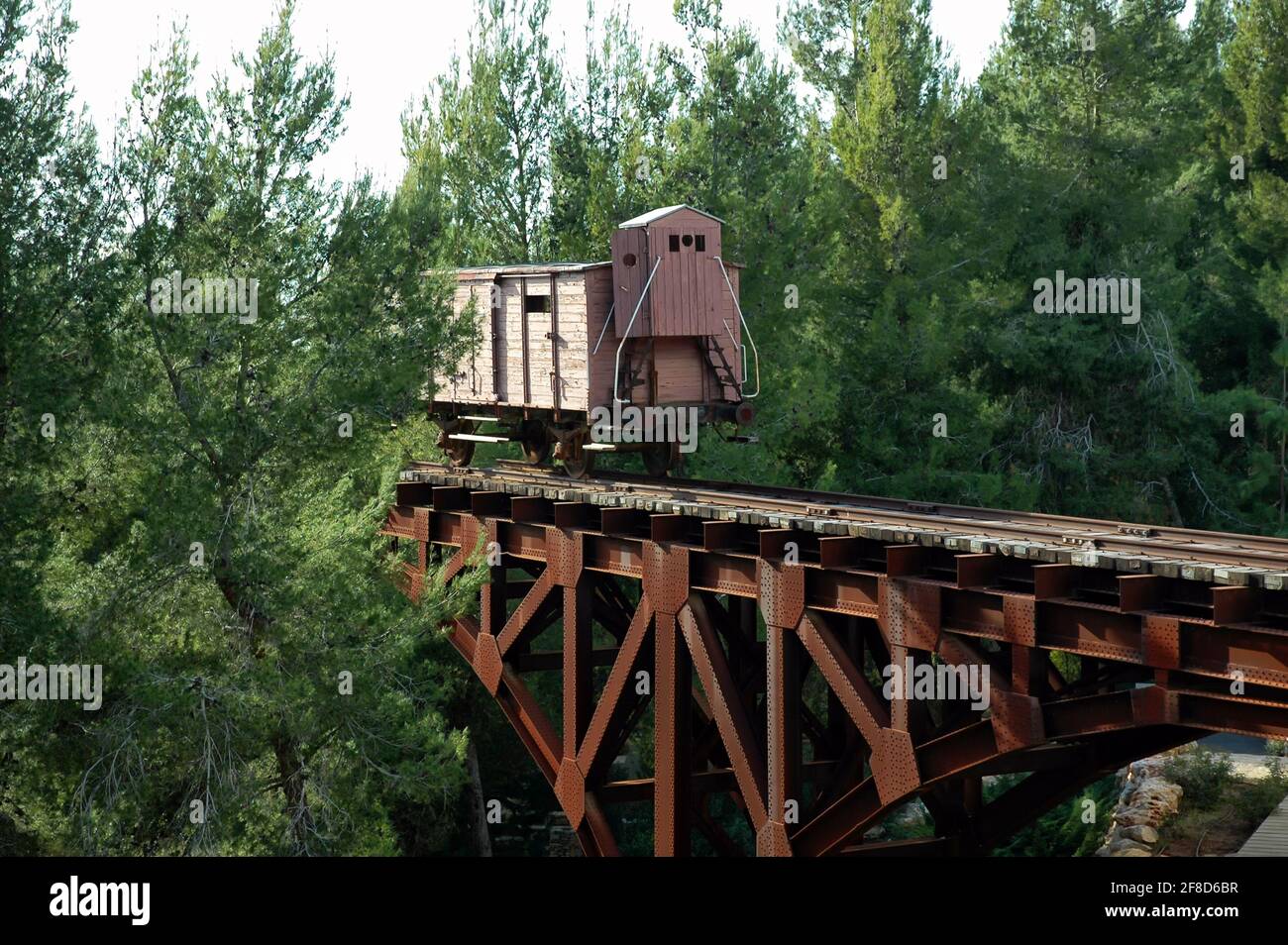 Jerusalem: Cattle car at Yad Vashem Holocaust Memorial Stock Photo - Alamy