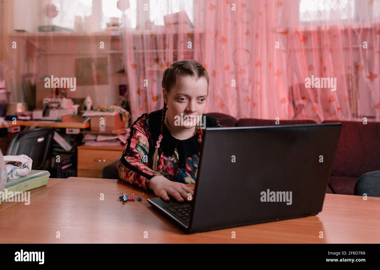 Slanted eyes hi-res stock photography and images - Alamy