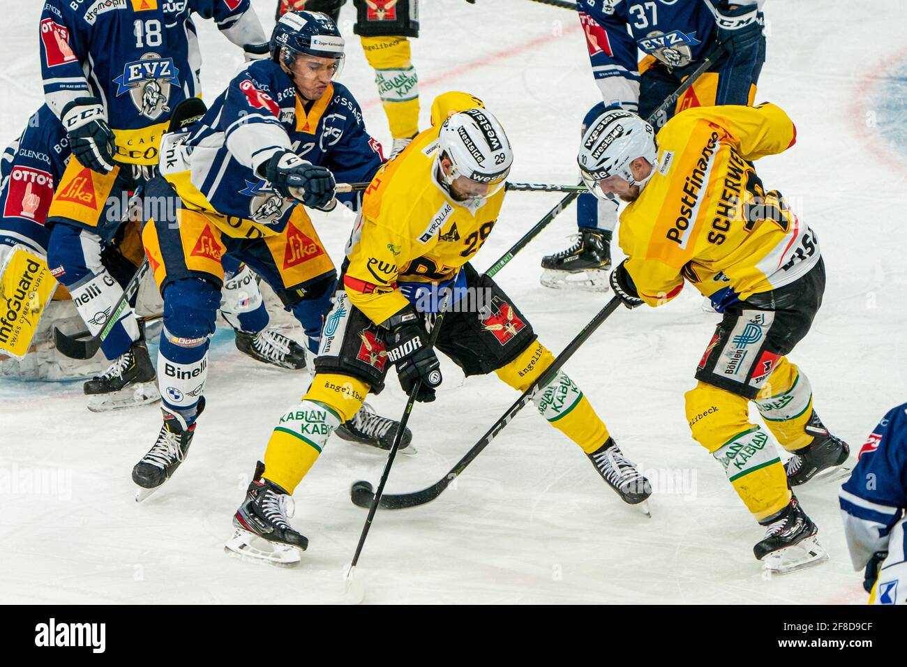 Bossard Arena, Zug, April 13th, 2021 # 10 Tristan Scherwey (Bern ...