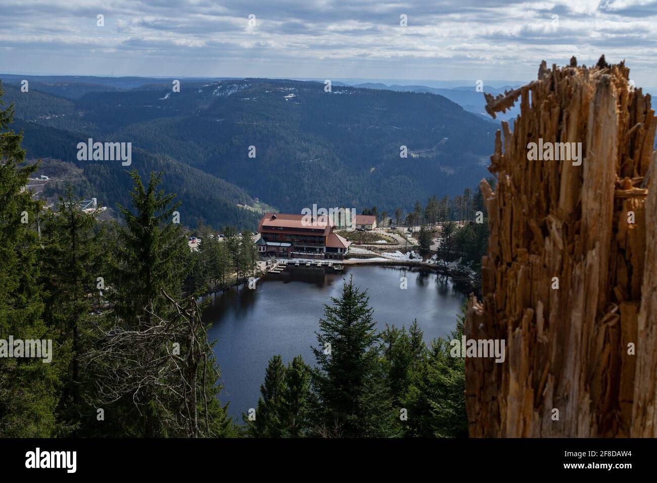 Skyline lake near resort hi-res stock photography and images - Alamy