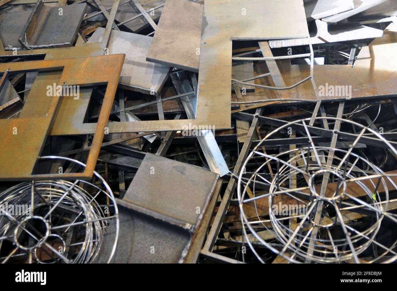 Steel scrap hi-res stock photography and images - Alamy