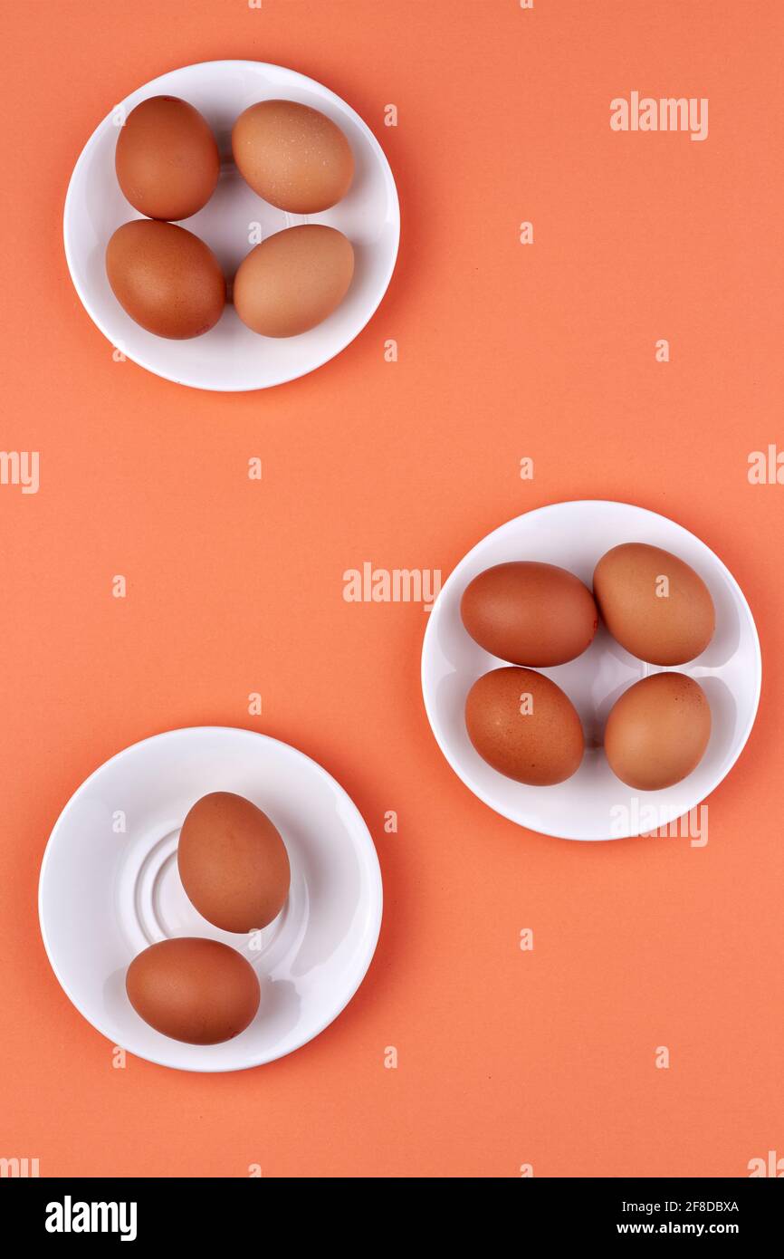 Eggshell plates hi-res stock photography and images - Alamy