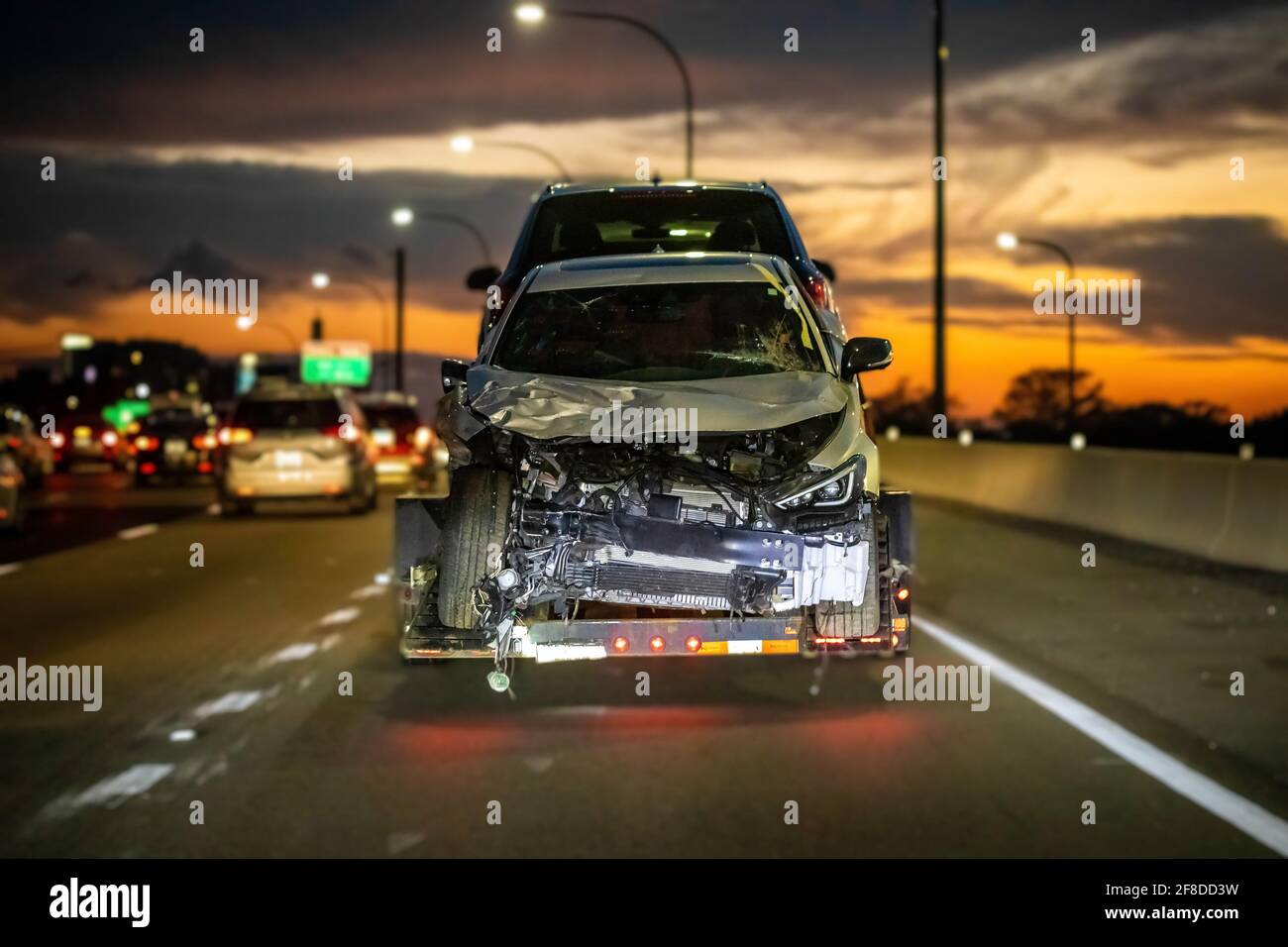 Tow truck night roadside hi-res stock photography and images - Alamy