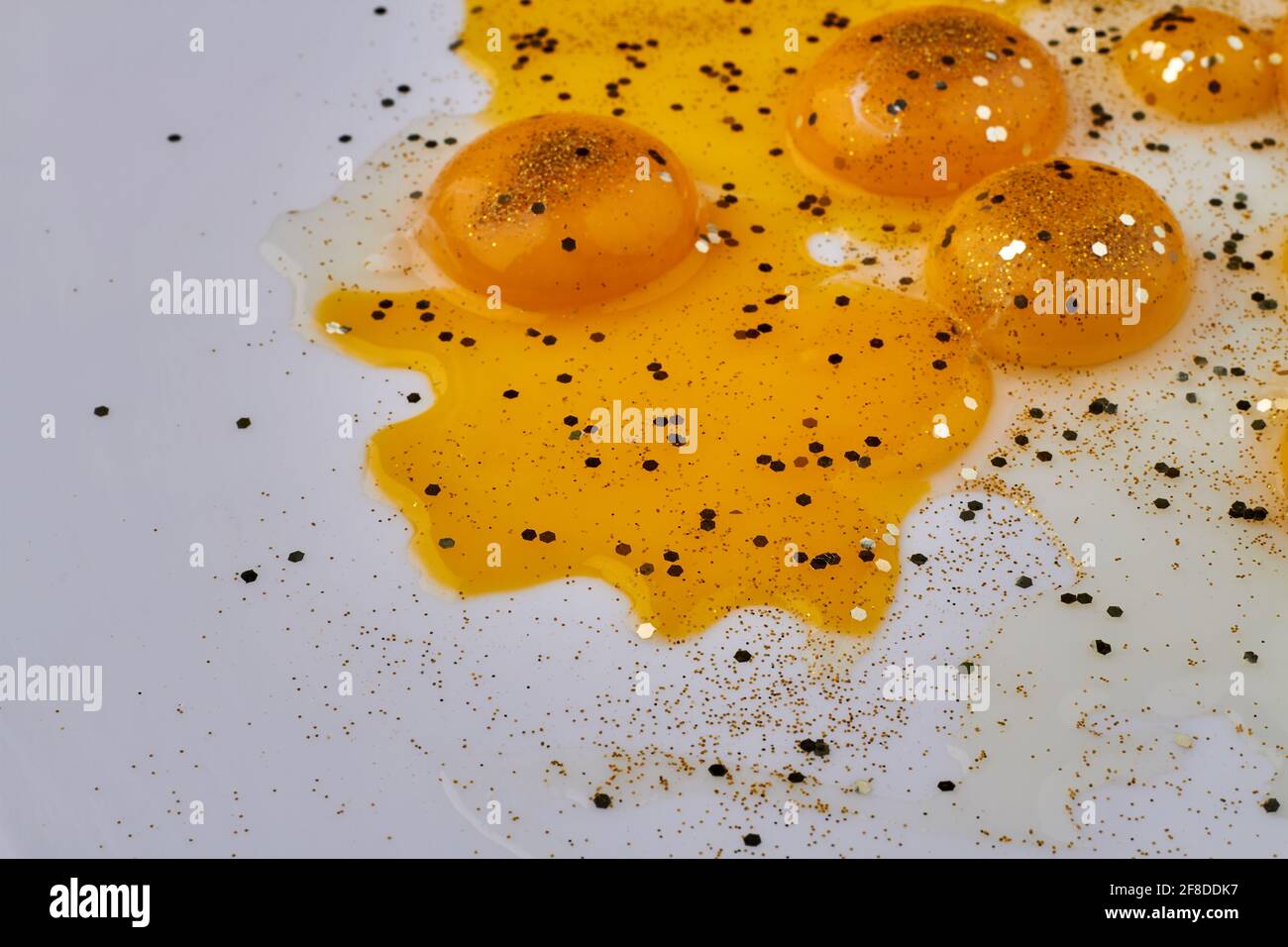 Smashed egg hi-res stock photography and images - Alamy