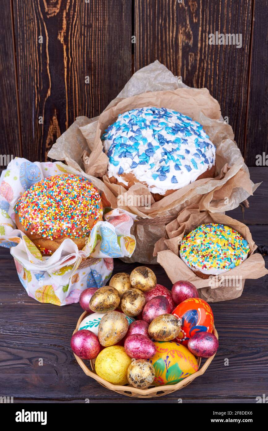 Easter bakery and eggs. Traditional easter food Stock Photo - Alamy